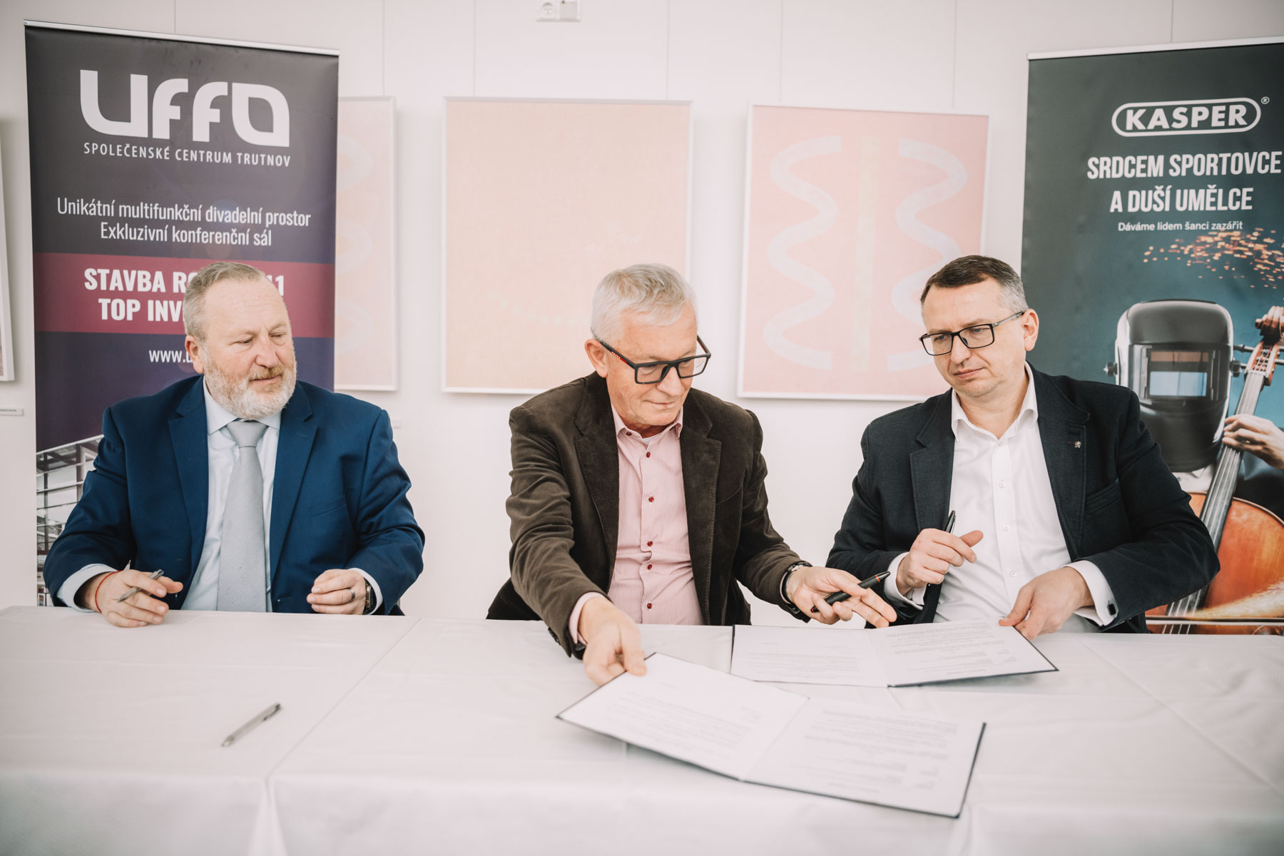 Šestnáct let spolu. Uffo a Kasper Group pokračují v generálním ...